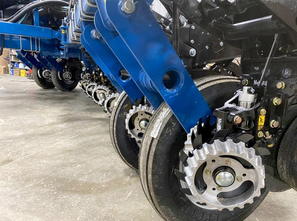 Brand New Kinze 4905 Planter Project – FennigEquipment